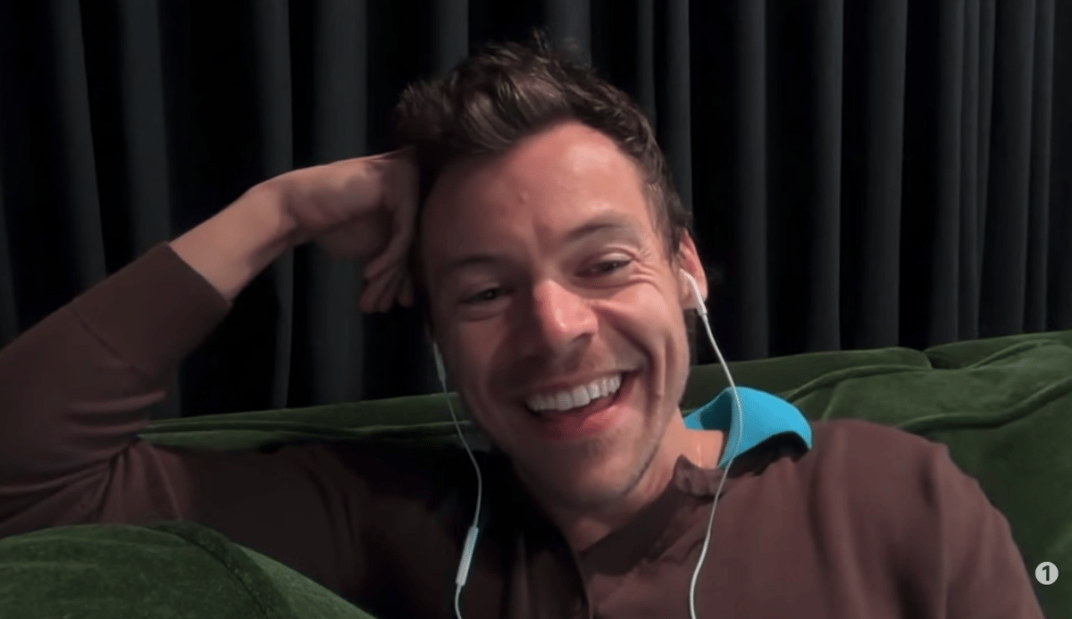 Harry Styles does his best Daniel Craig impression as fans go wild