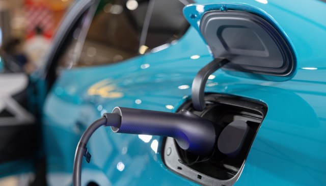 Automaker unveils 'ultra-luxe' EV model that could rival Rolls-Royce ...