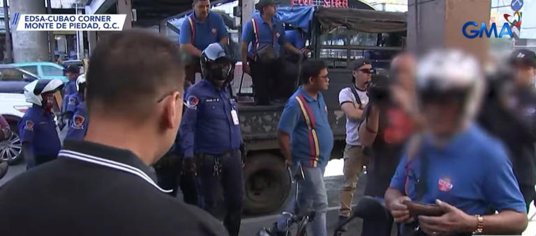 MMDA enforcers get violation ticket for illegal parking
