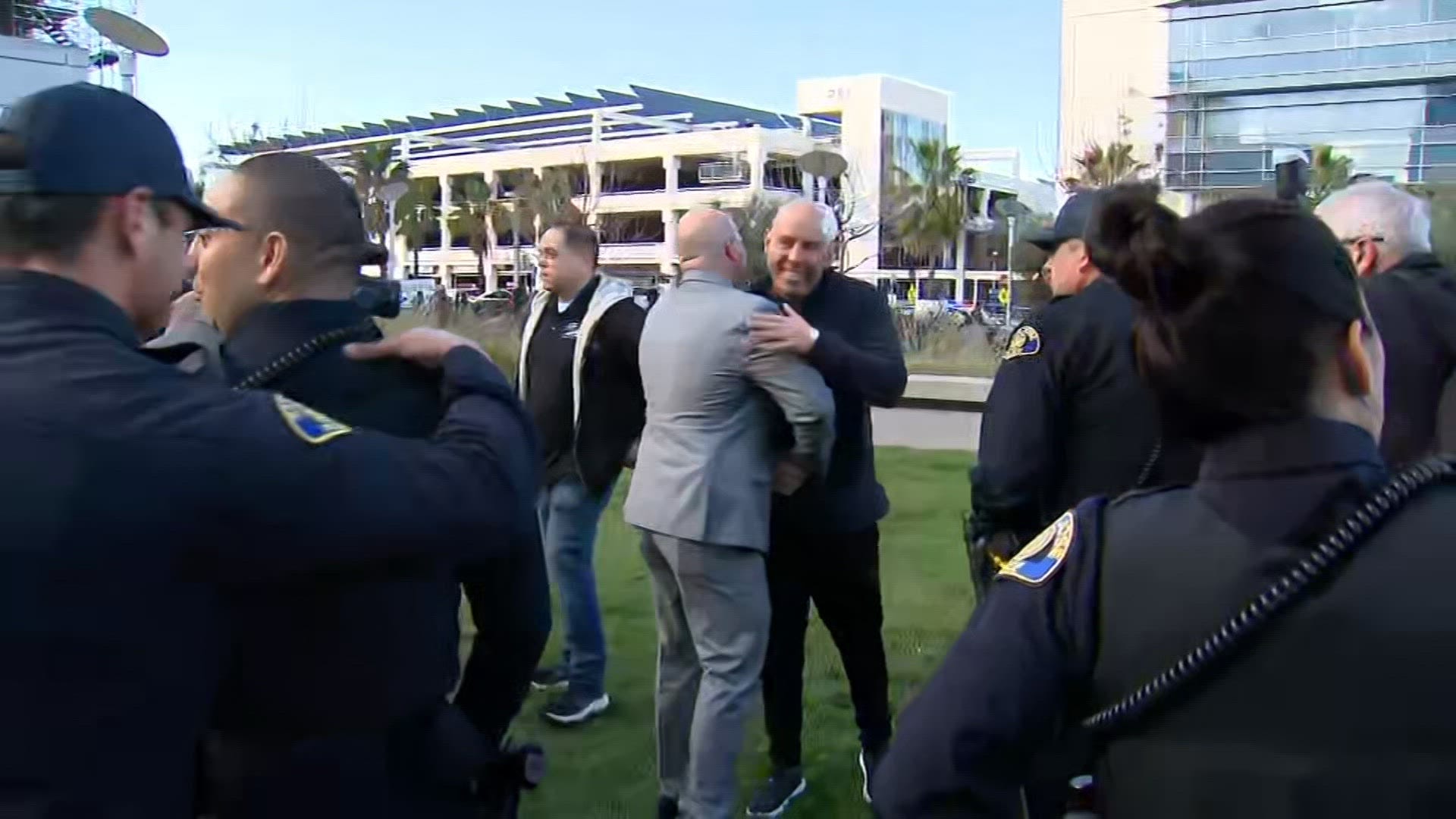 San Jose sergeant walks out of hospital after being shot in the head ...