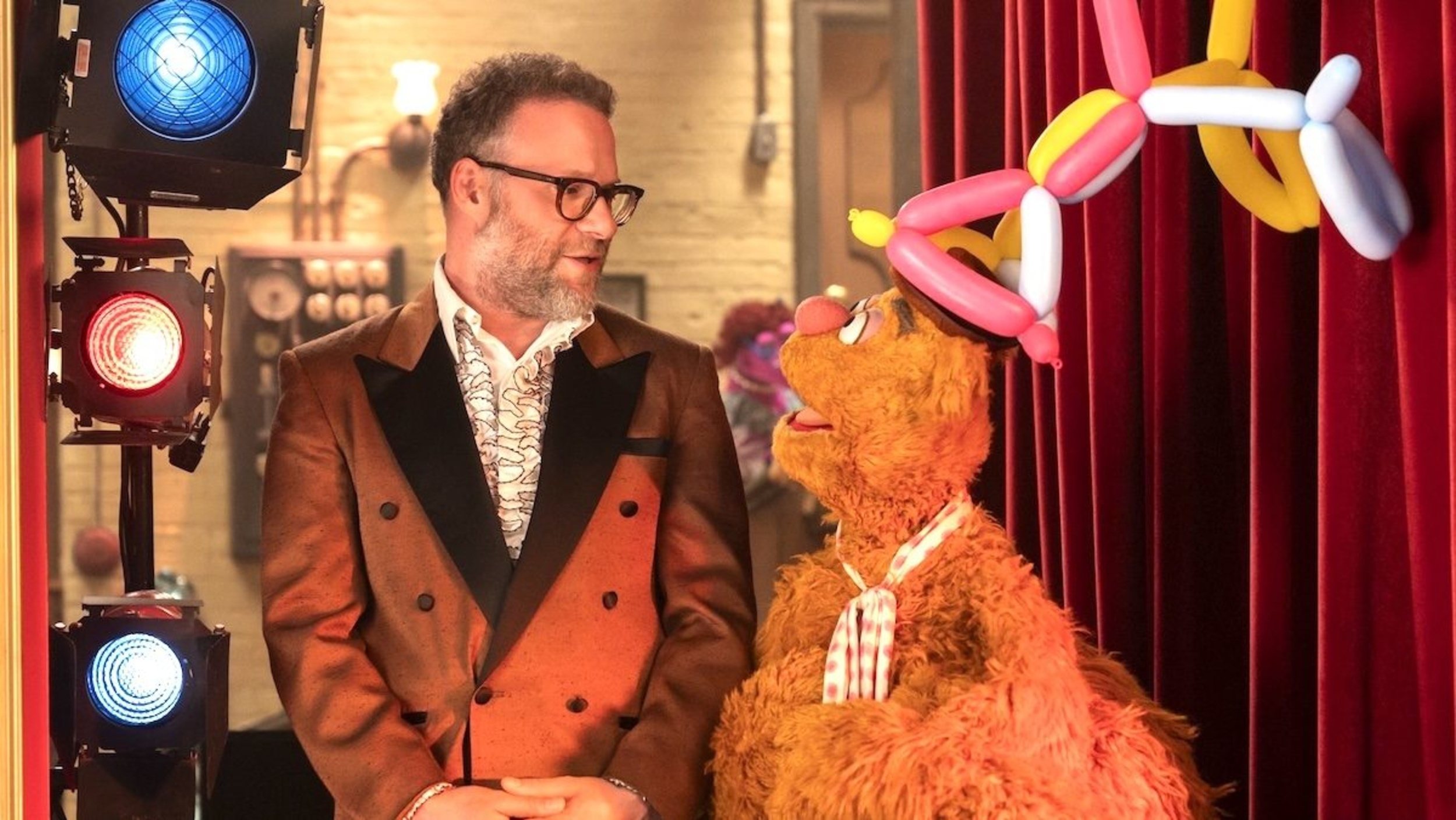 The Muppet Show returns with delightful full trailer, reveals guest ...
