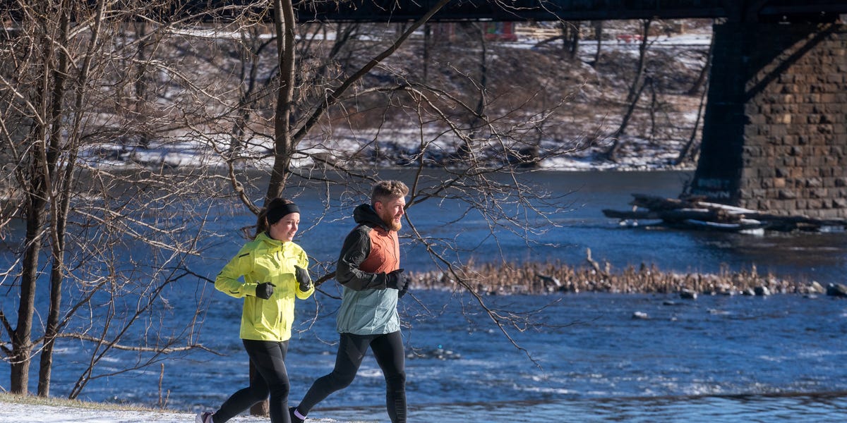 Snow burying your running routine? These tips help you conquer winter ...