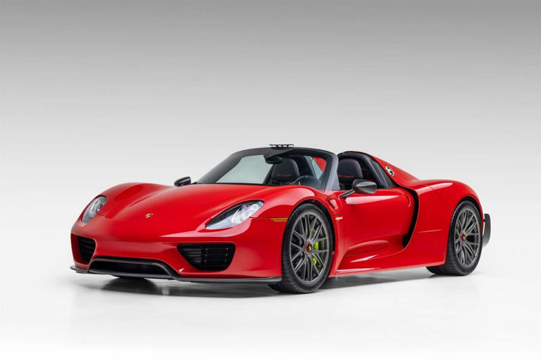 Guards red Porsche 918 Spyder Weissach package sells for $3.2 million
