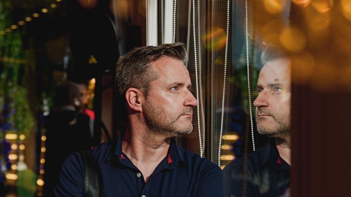 El fotógrafo vallisoletano Javier Gil, nominado en la categoría de boda ...