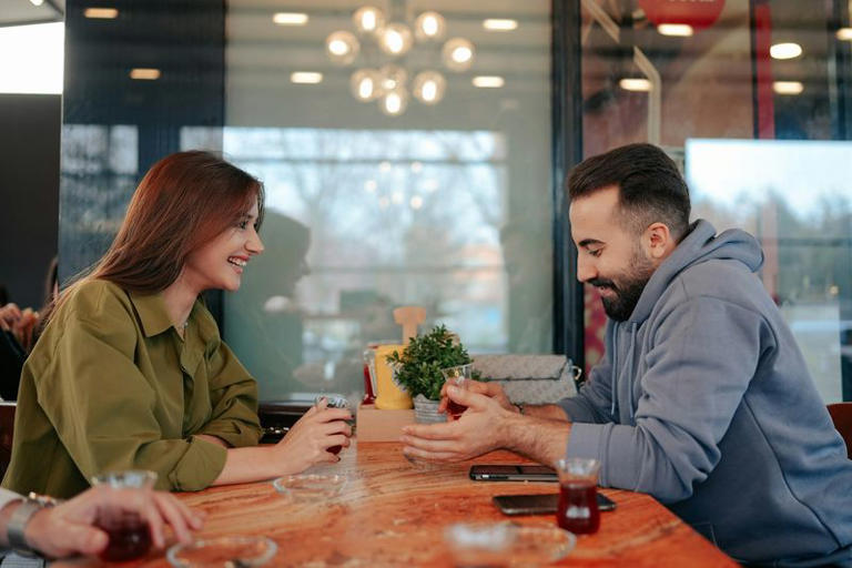 8 relationship behaviors women tolerate too long