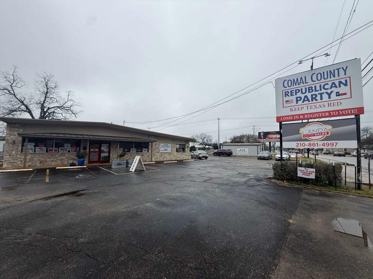 21-year-old charged over arson attempt at Comal County Republican HQ