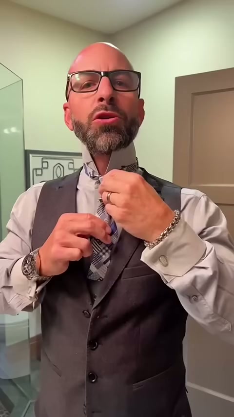 Hey dad, how do you tie a bow tie? 🤷🏻‍♂️