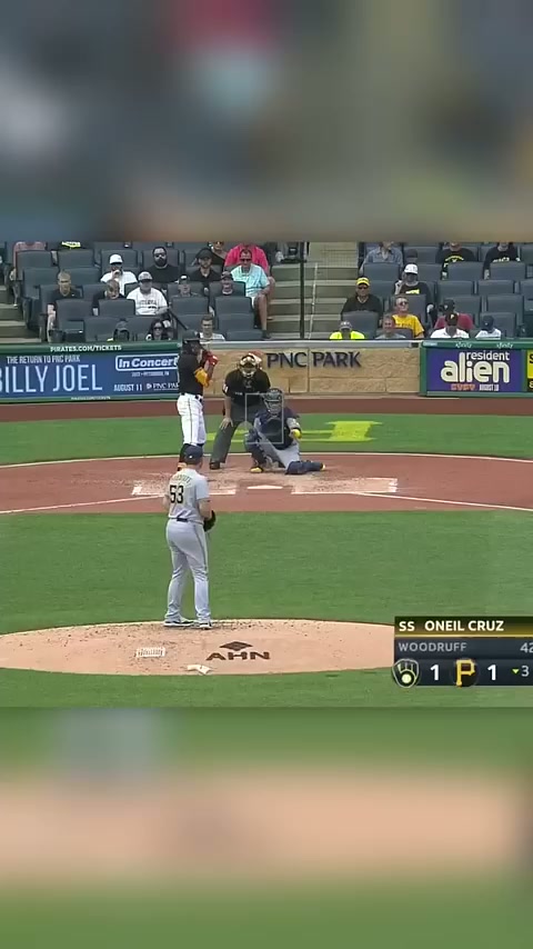 Oneil Cruz just hit a ball over 118 mph