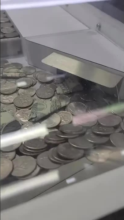 Quartet pusher profits: coin collecting and counting