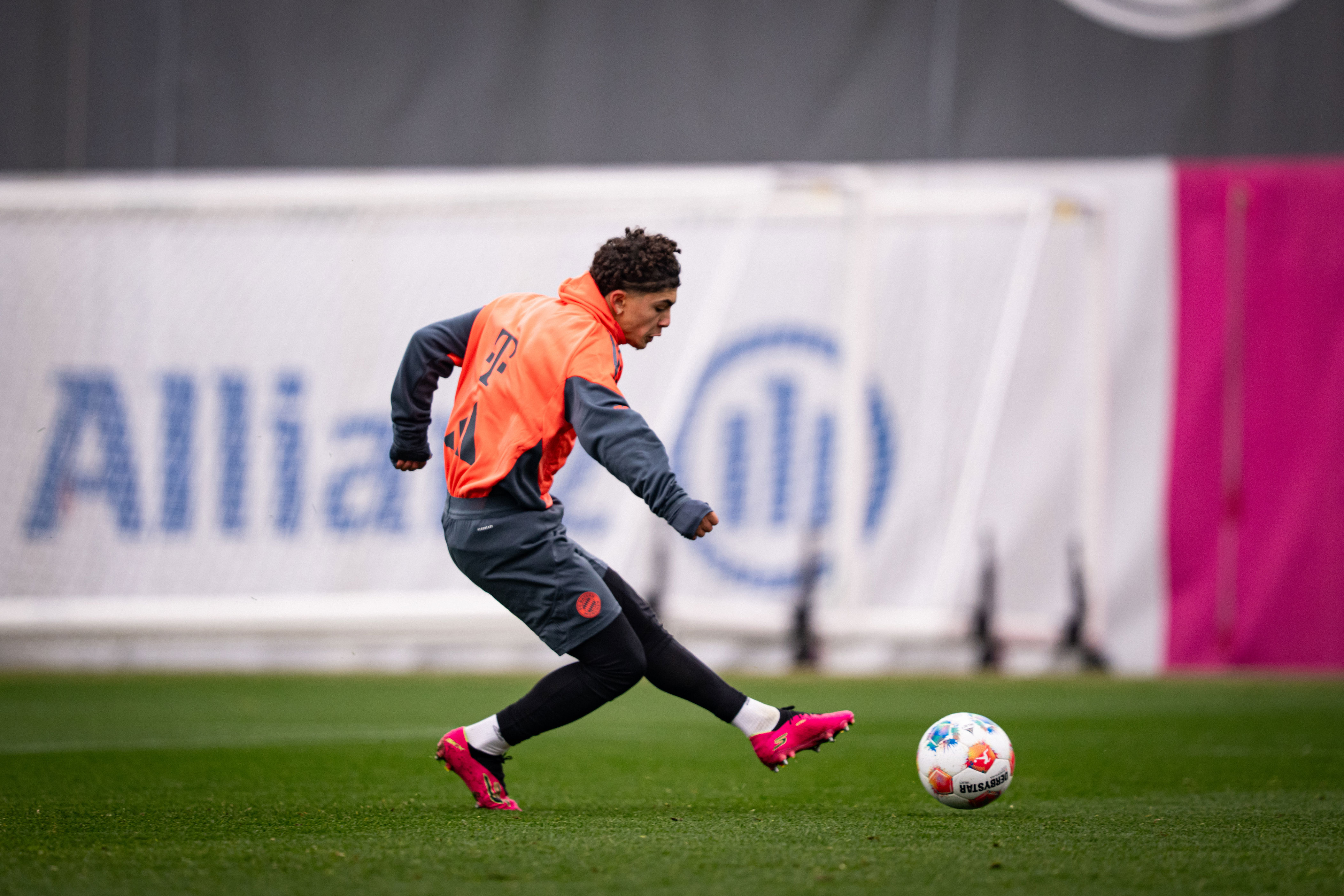 Official: Bayern Munich youngster Jussef Nasrawe goes on loan to ...