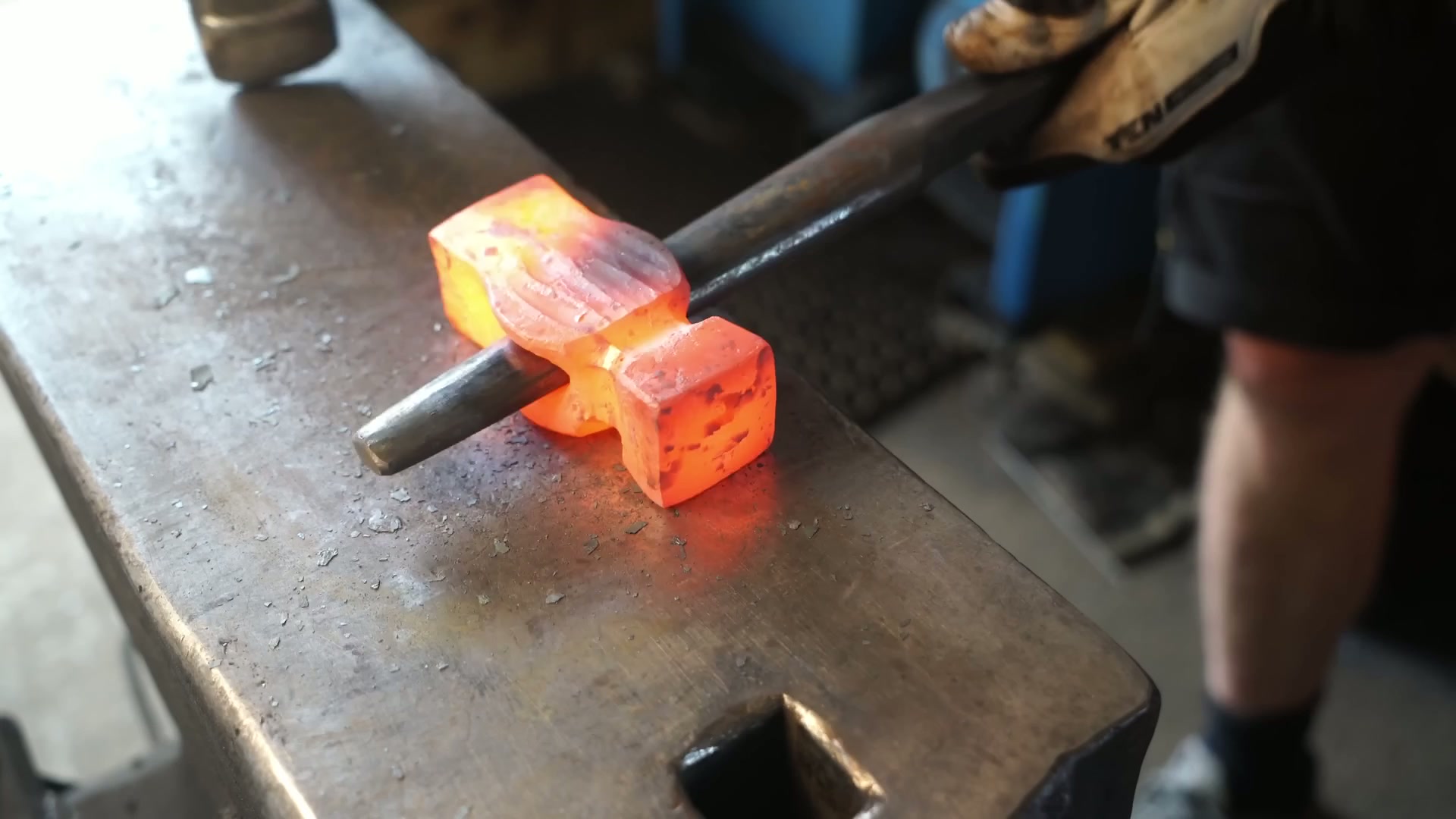 I forged a cross peen hammer by hand 🔨