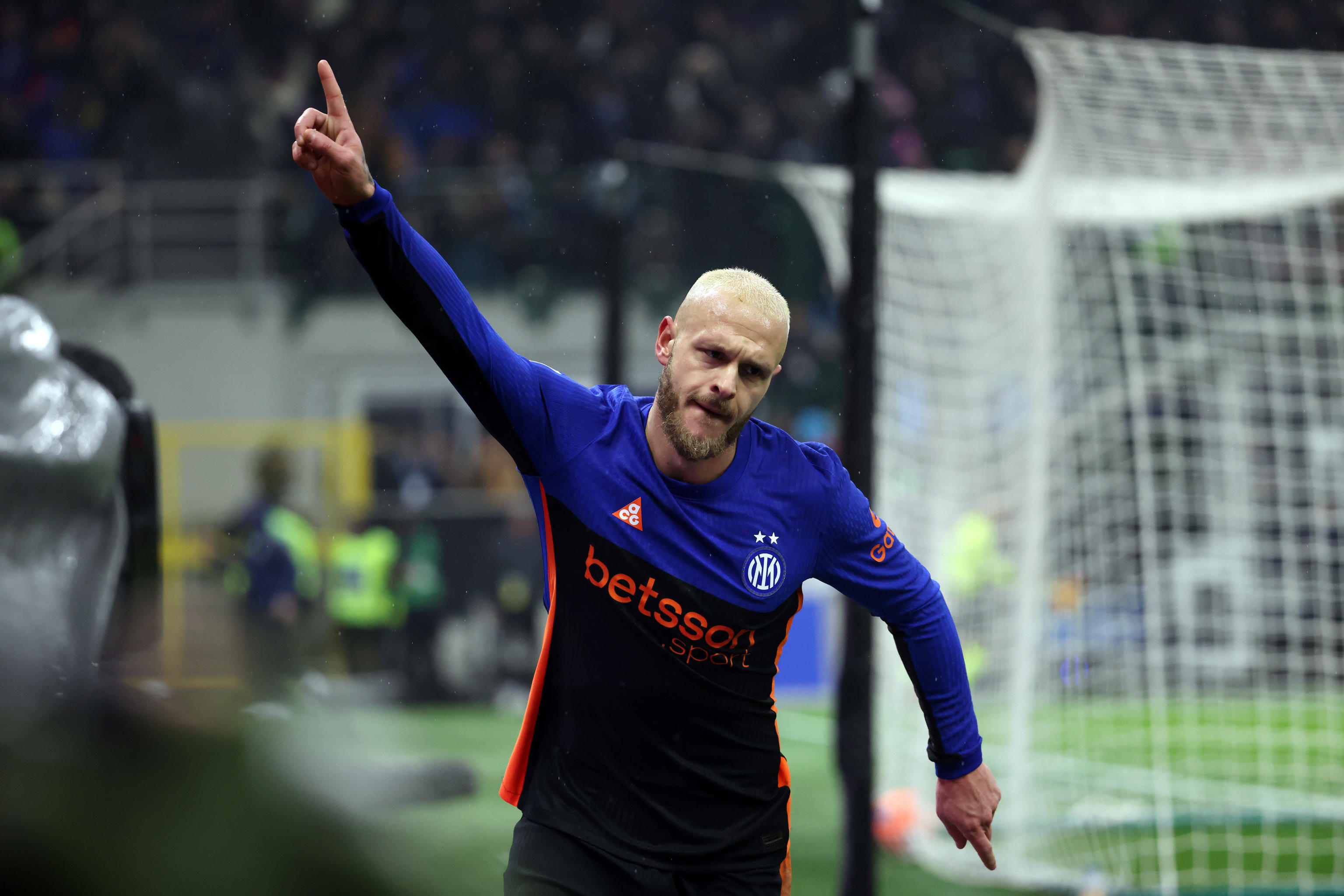 Pazza Inter, va sotto 2-0 con il Pisa a San Siro. Poi vince 6-2