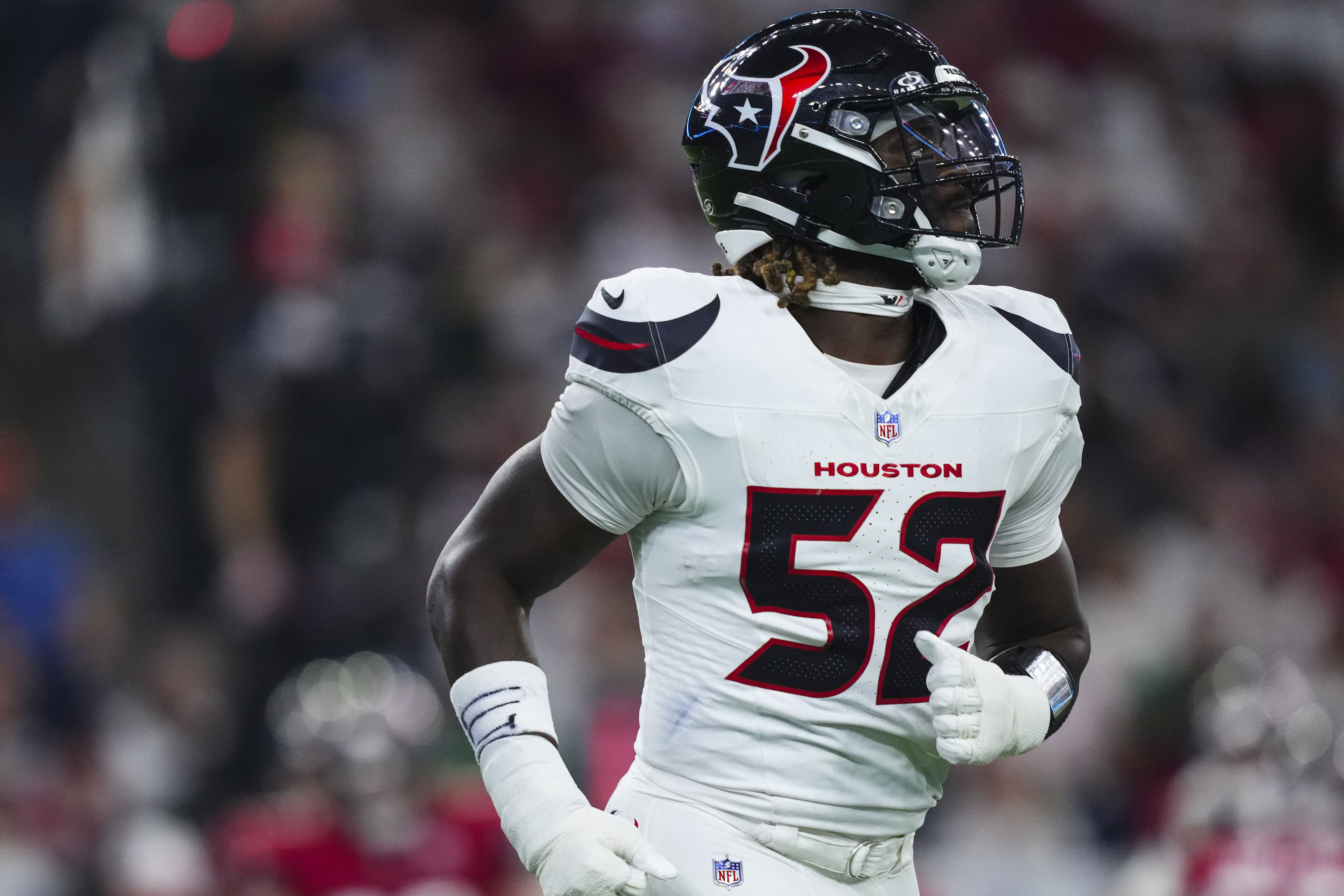 Patriots release veteran defensive end Darrell Taylor from practice squad