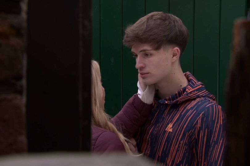 Coronation Street star confirms exit and says 'it's been a pleasure' as ...