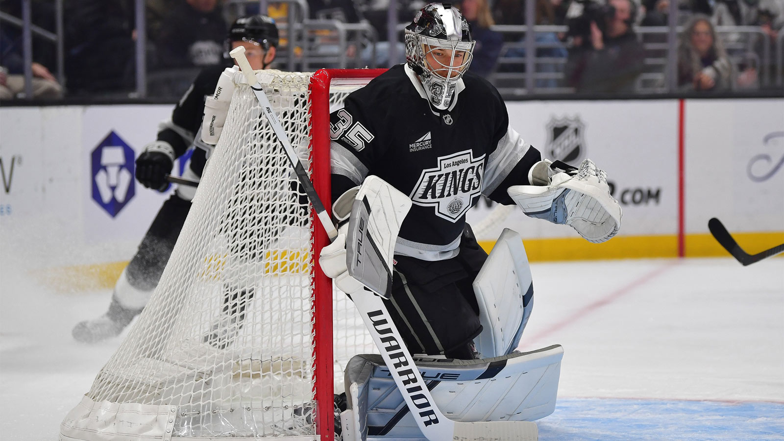 Kings Darcy Kuemper cleared for return after injury scare vs. Rangers