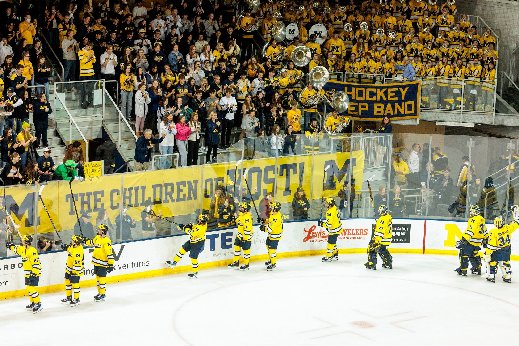 No. 1 Michigan hockey adds club team goalie to roster