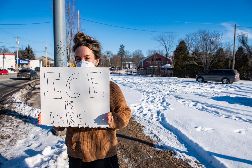 ICE detains husband with processing green card petition—US citizen wife