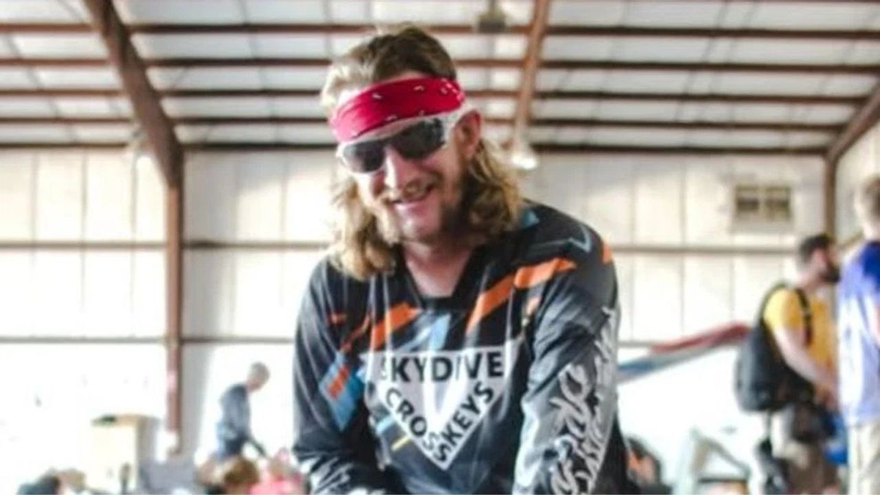 FAA report details harrowing 10-minute struggle after skydiving student ...