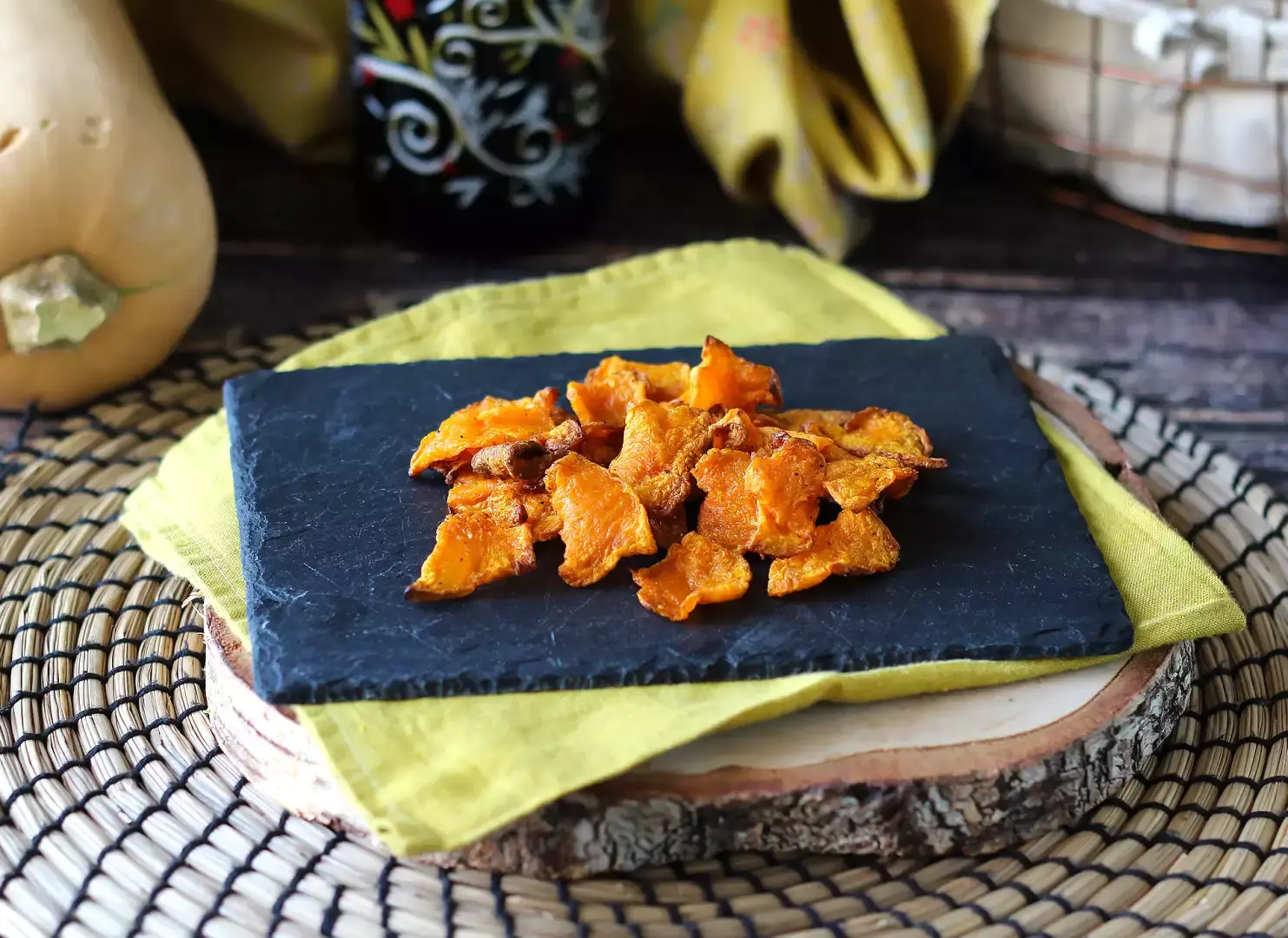 Chips de abóbora na air fryer, leves e saborosos