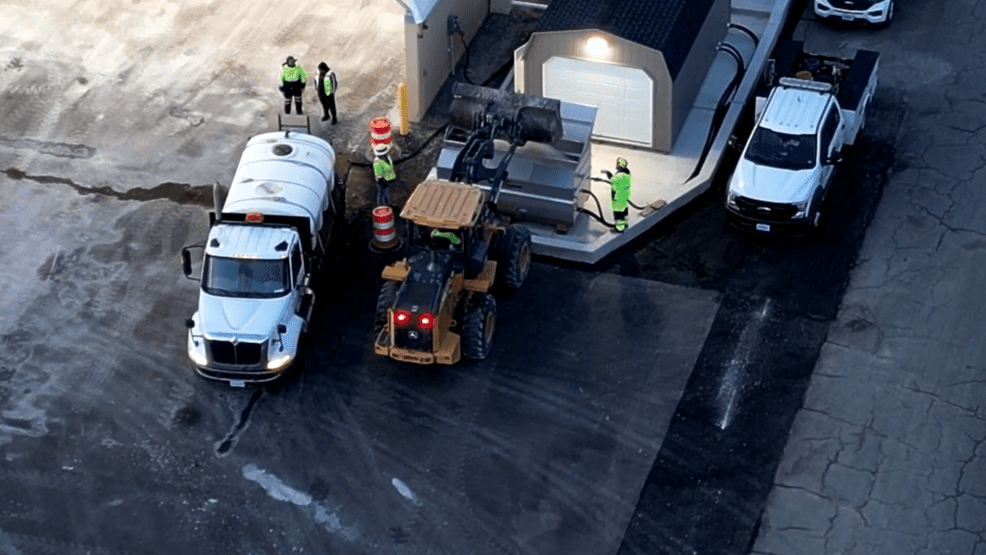 VDOT urges drivers to stay off Virginia roads during snowstorm