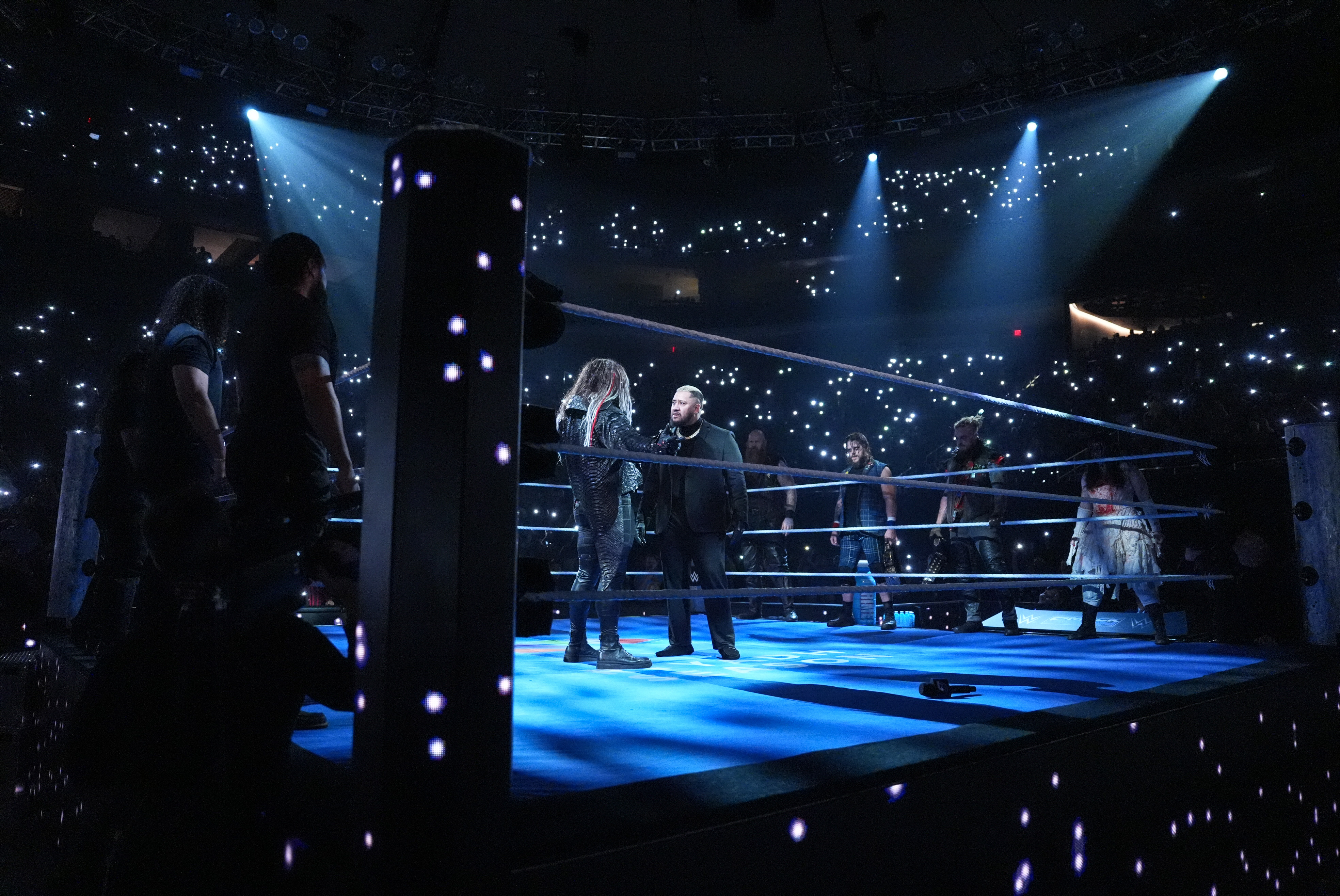 WWE SmackDown results, live discussion (Jan. 23, 2026): Tag team title ...