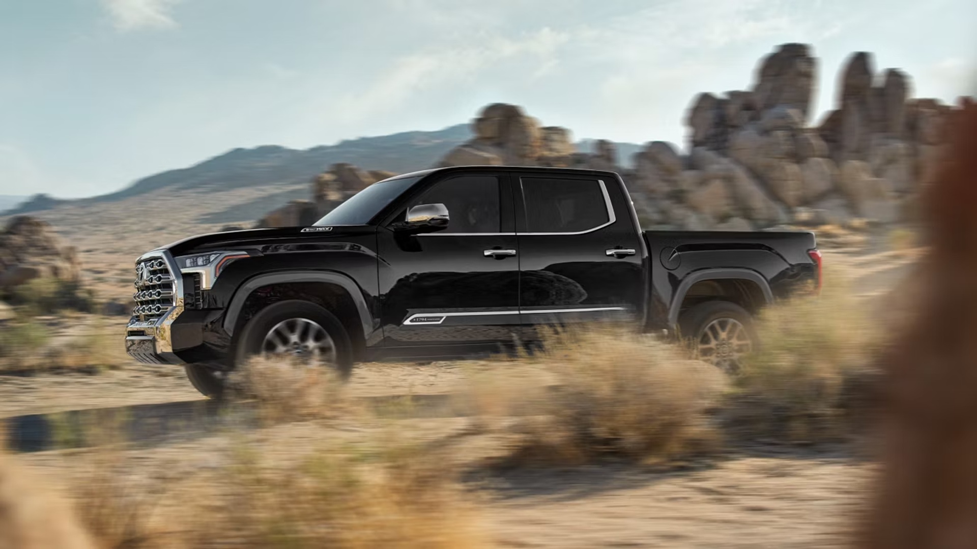 Toyota recalls 162,000 Tundra and hybrid trucks after display failure ...