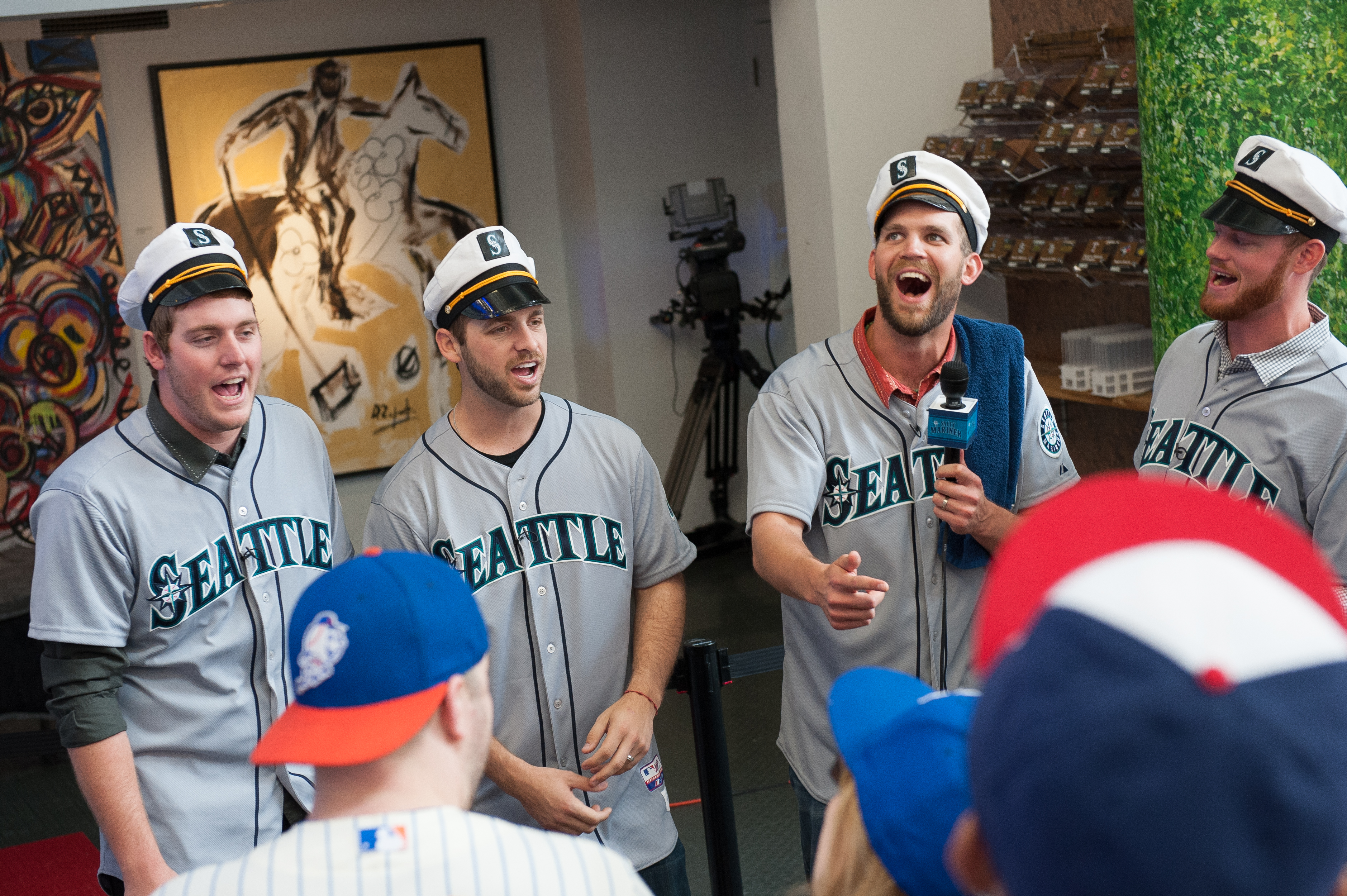 Friday feedbag: Go-to karaoke songs for Seattle Mariners