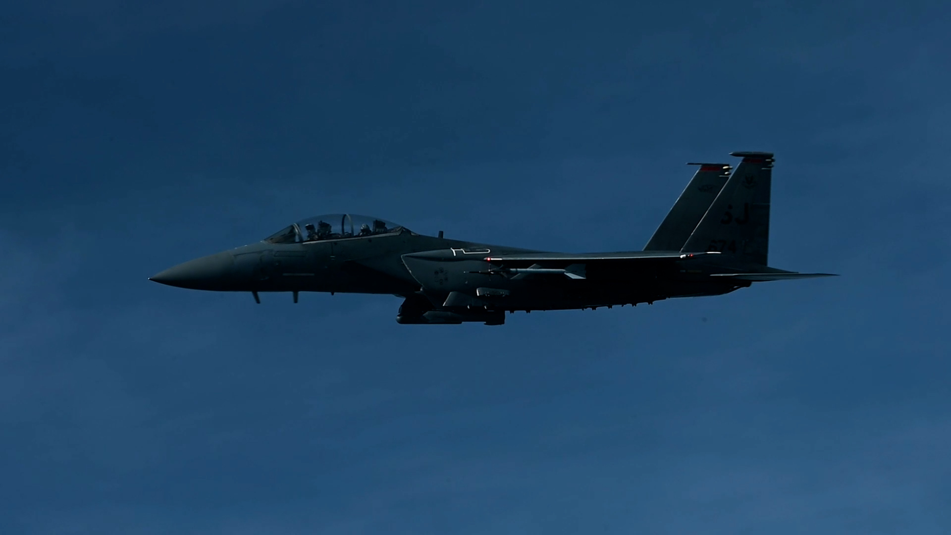 Air Force colonel takes final flight before retirement