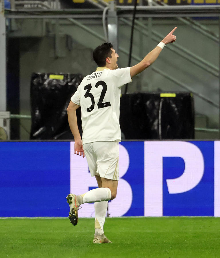 Pazza Inter, va sotto 2-0 con il Pisa a San Siro. Poi vince 6-2