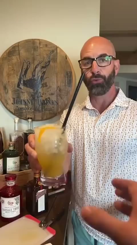 This is how you make an orange crush!🍊🍸