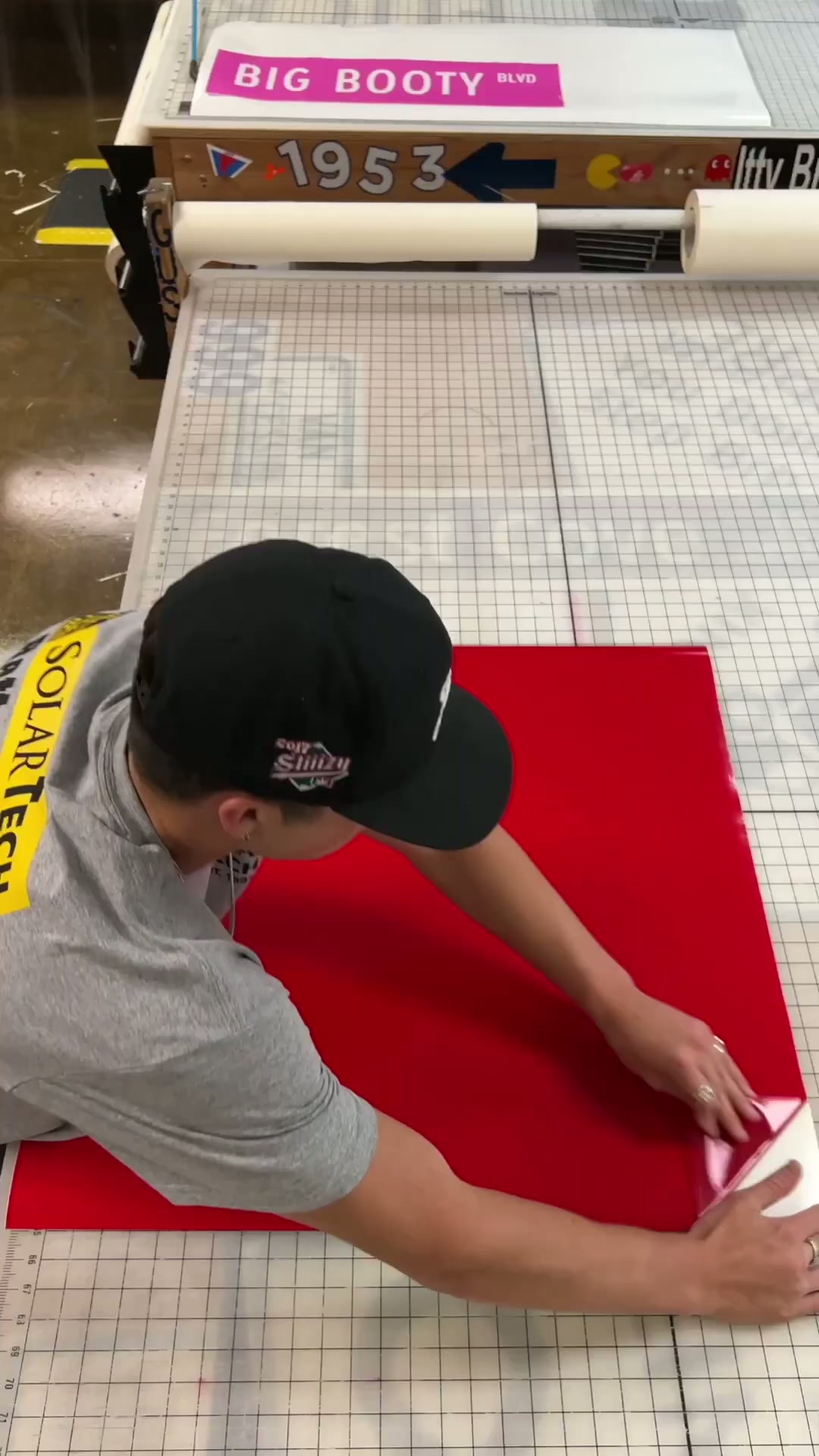 Making a Dubai stop sign