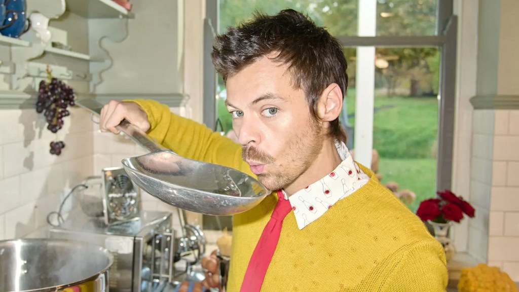 First batch of Harry Styles' tour tickets sold out in 12 minutes: Here ...