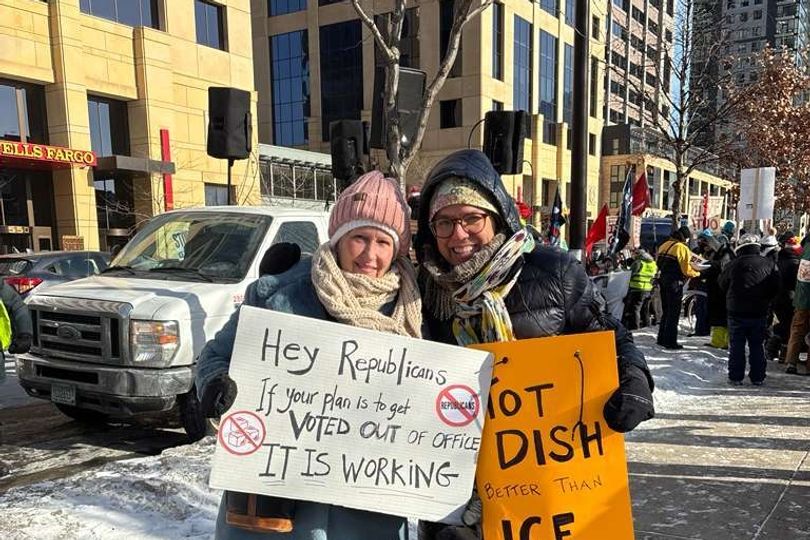 Minneapolis protestors chant 'we're not afraid of a little ICE' as ...
