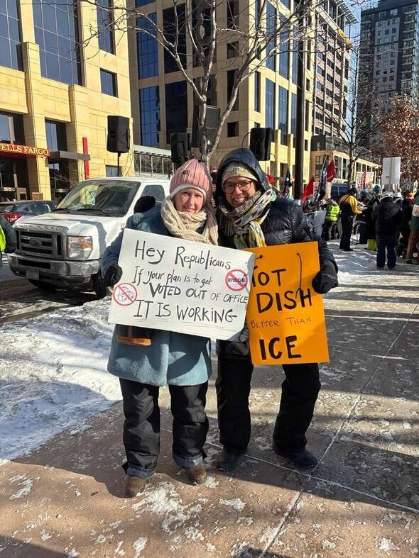 Anti-ICE protesters flood Minneapolis streets after JD Vance calls to ...