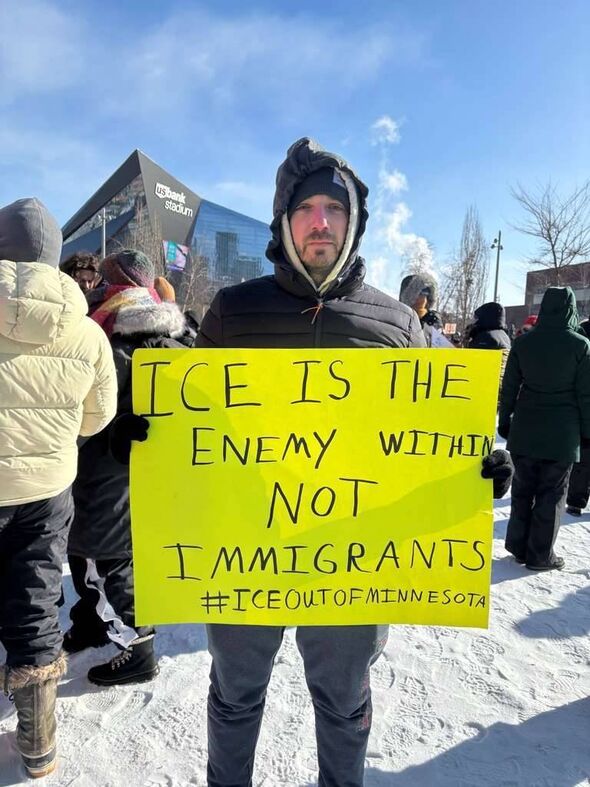 Anti-ICE protesters flood Minneapolis streets after JD Vance calls to ...
