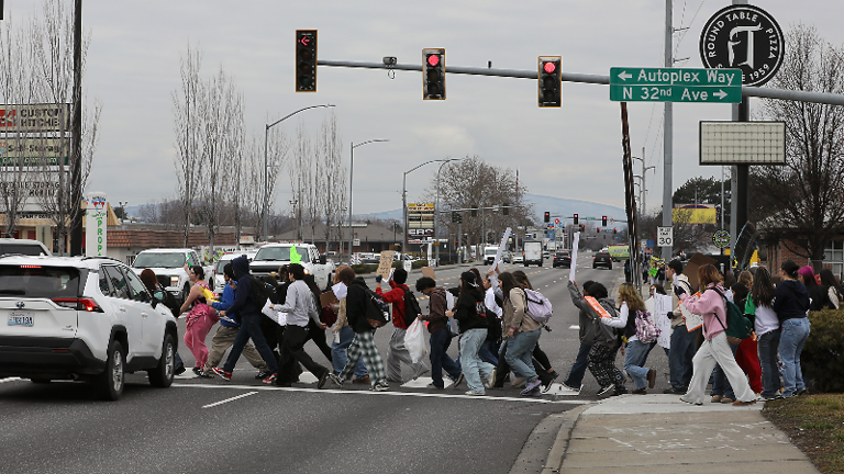 'Stand united.' Students walk out of Tri-Cities high schools to protest ICE