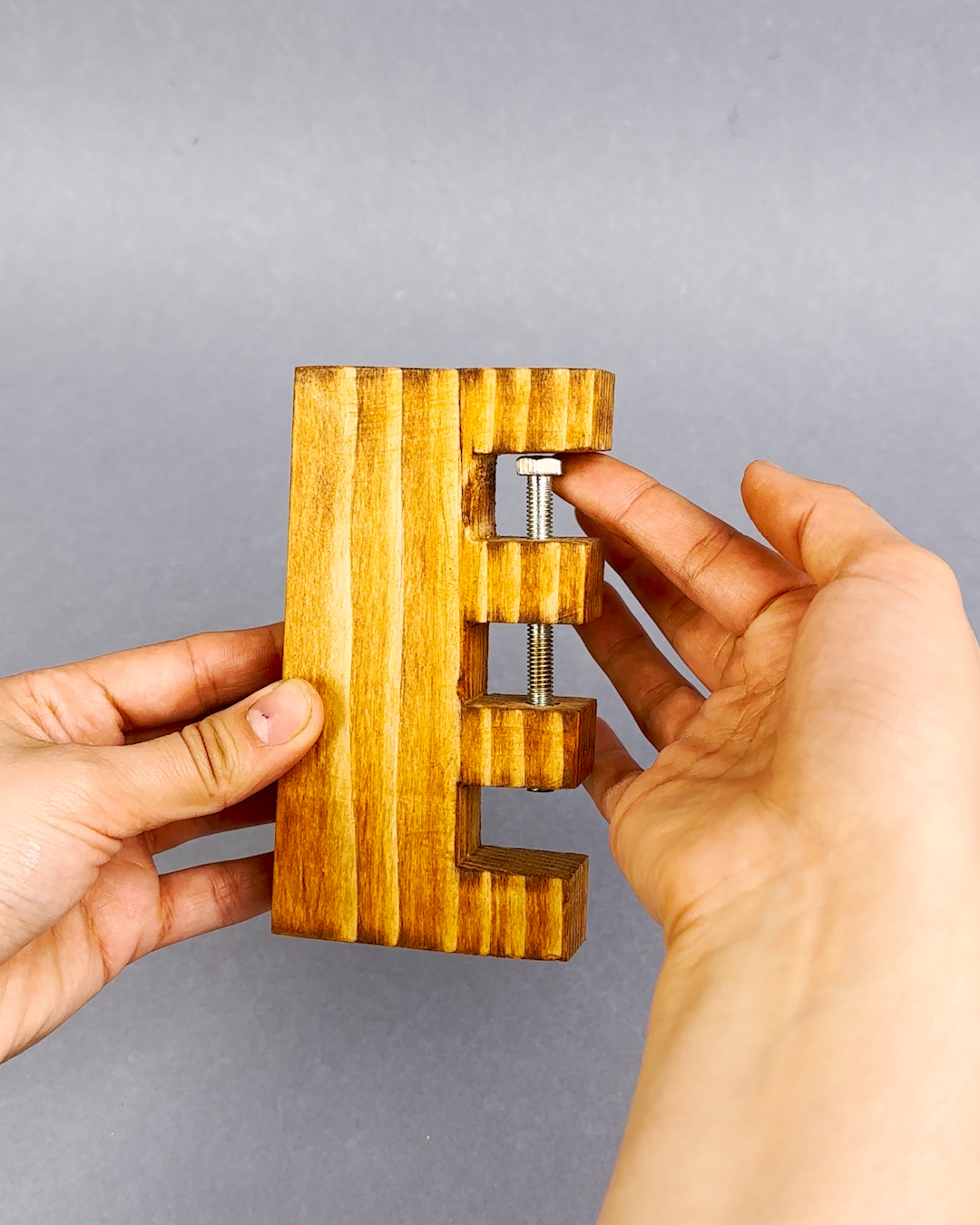 A small wooden piece with a big twist 🧱