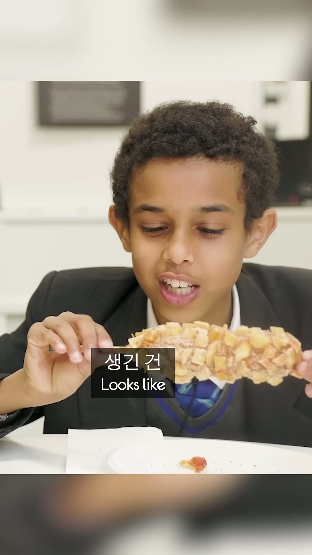British students try Korean cheese corndogs for the first time! Epic ...