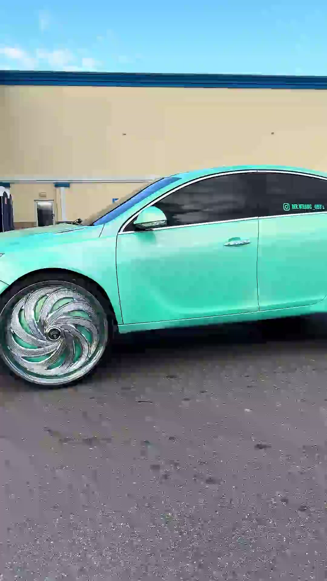 Outrageous Buick Regal on 28" DUB floaters skating