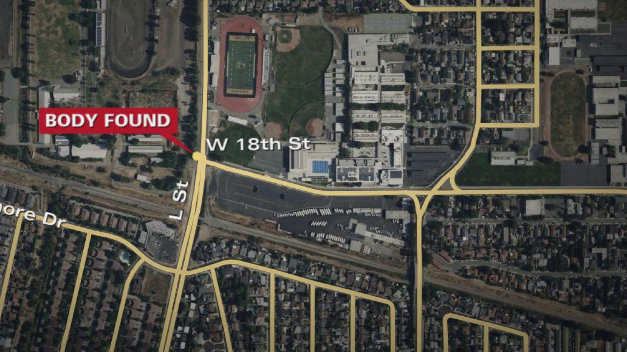 Teen found dead on side of Antioch road