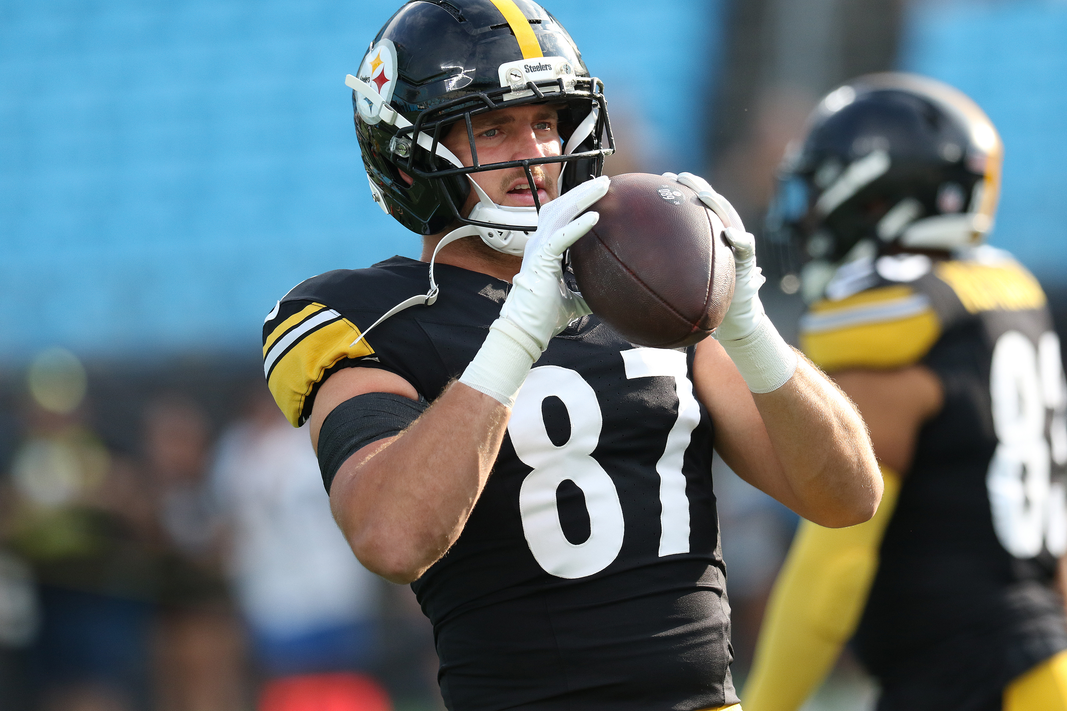 Steelers sign veteran tight end
