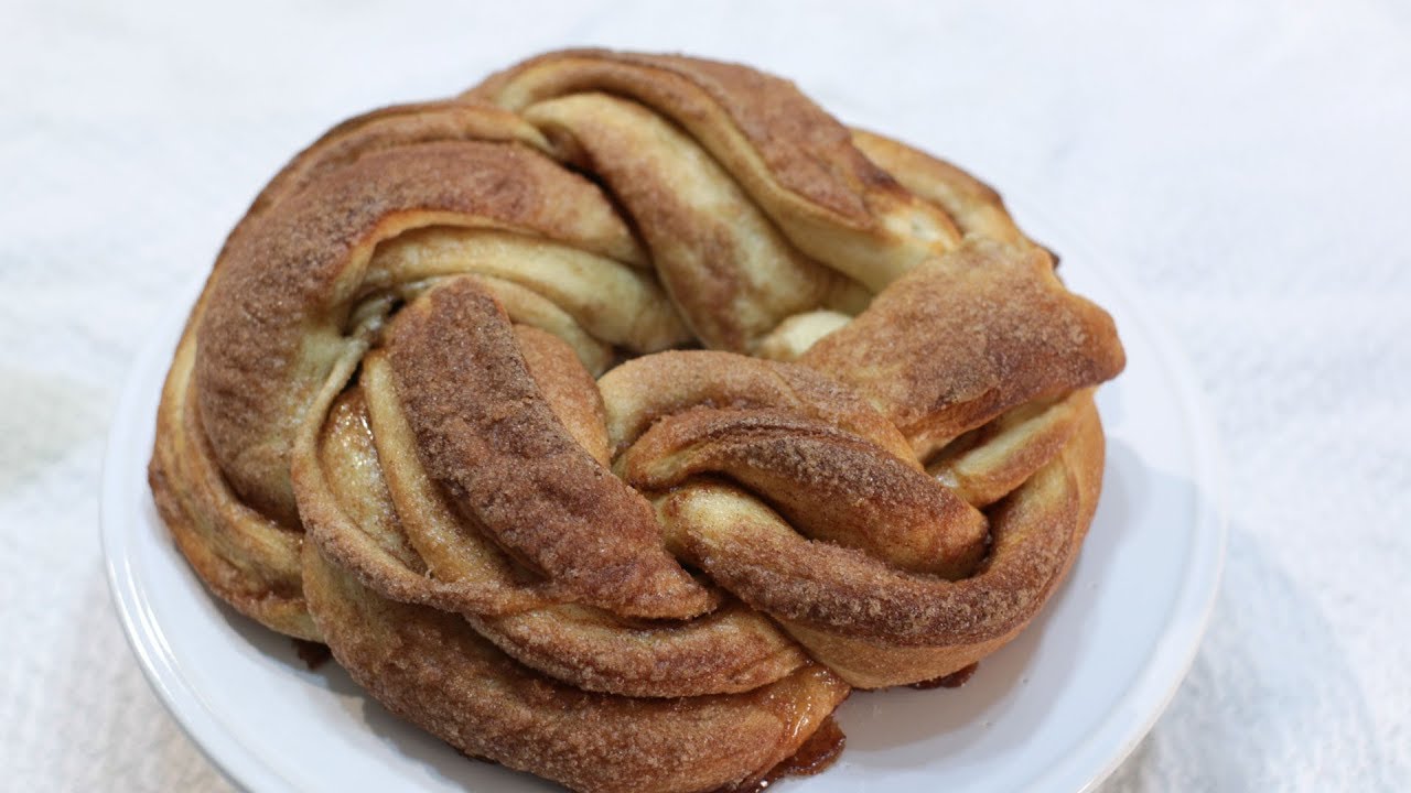 How to make cinnamon roll twist bread | Easy braided cinnamon roll ...