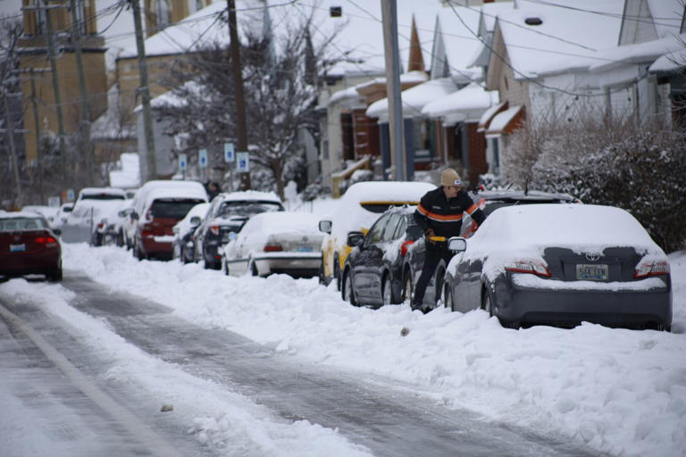 Warming centers, road crews ready as Kentucky faces heavy snow