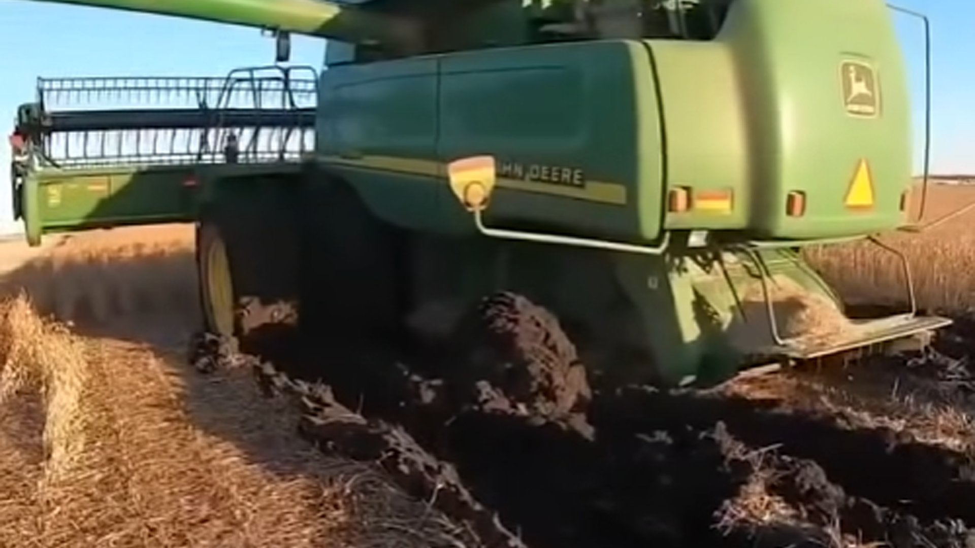 Combine auger jammed – time for a fix!