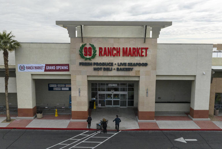‘I’m so excited’: New Asian grocery store near Summerlin draws shoppers