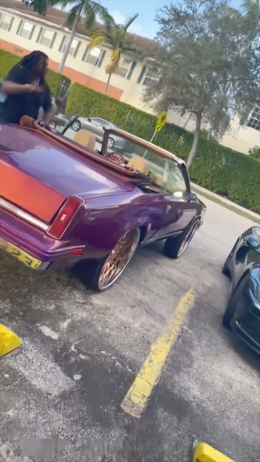 Oldsmobile Cutlass Vert on 26’s Riding