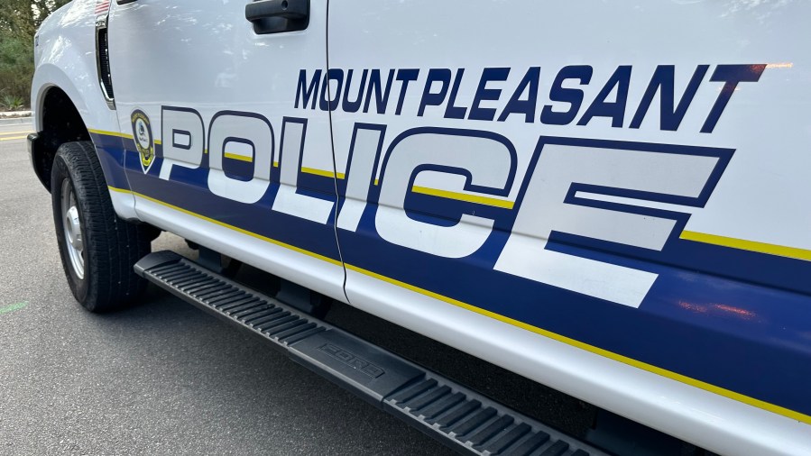 Crash with injuries closes Isle of Palms Connector