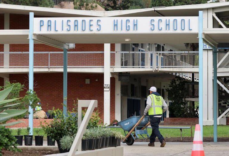 LAUSD says Pali High is safe for students to return to after fire. Some ...
