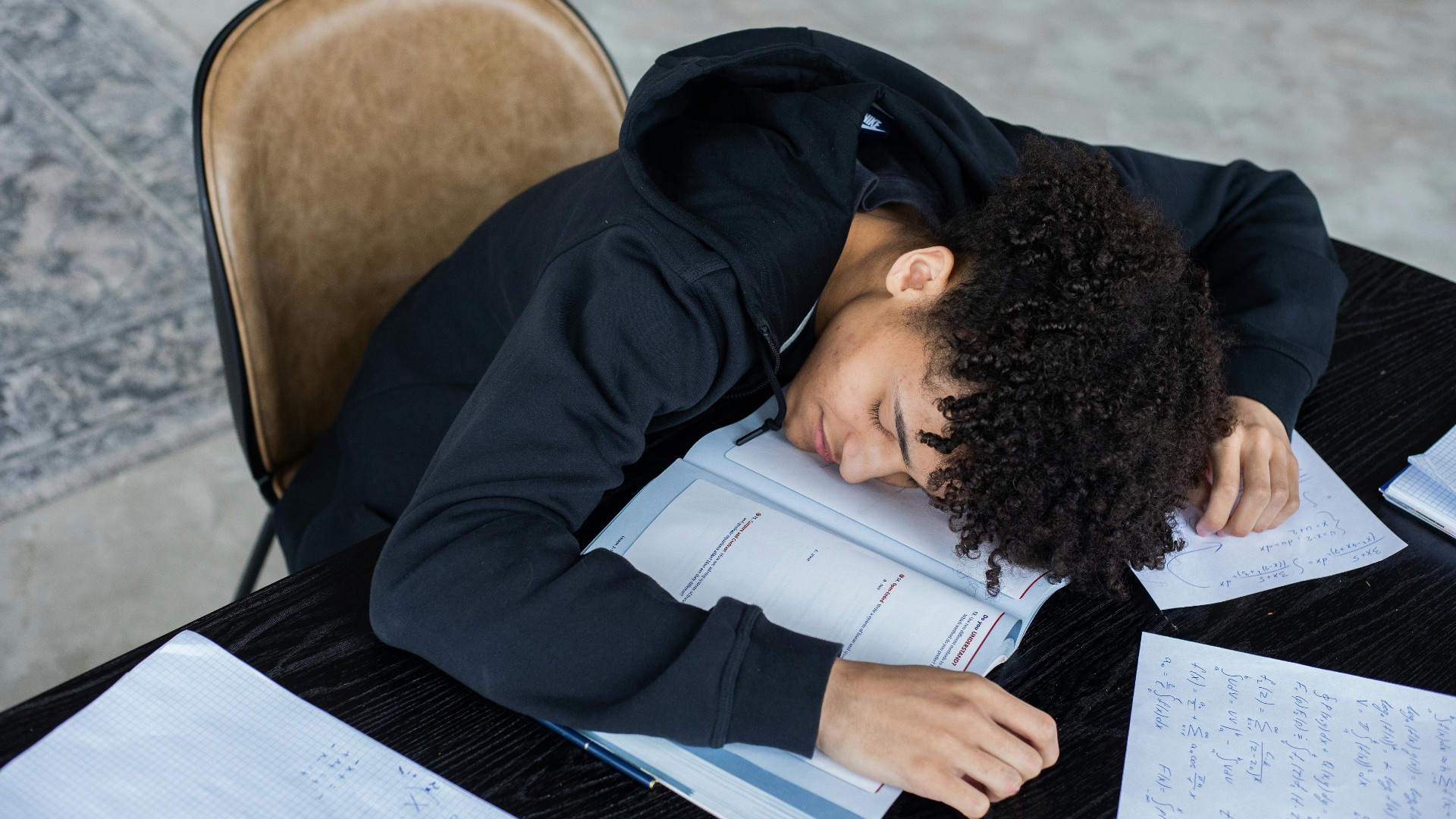 10 small things that reveal you're a lazy employee & 10 that show you ...