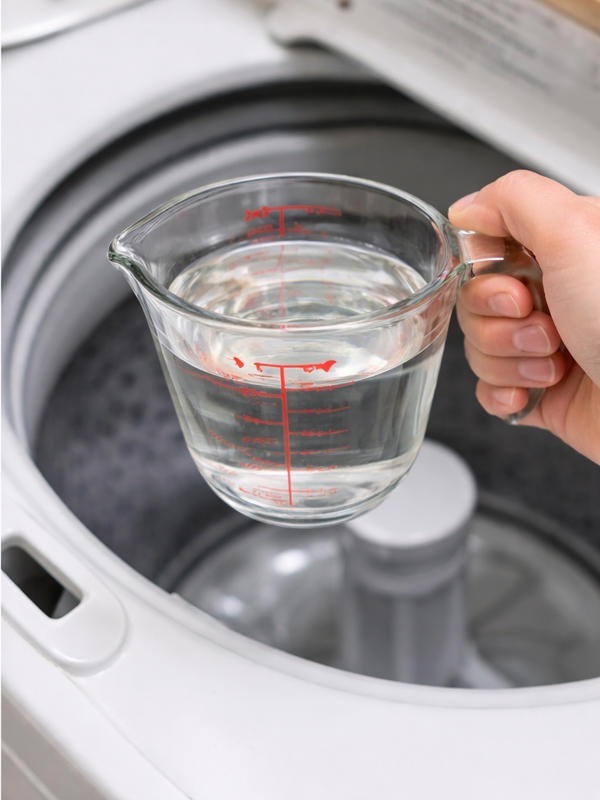 Homemade washing machine cleaner with natural ingredients